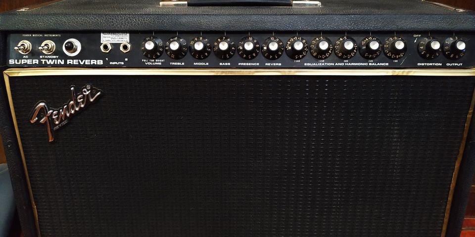 AYUDA Fender Super Twin Reverb - Amplis y Efectos de Guitarra - Musiquiatra