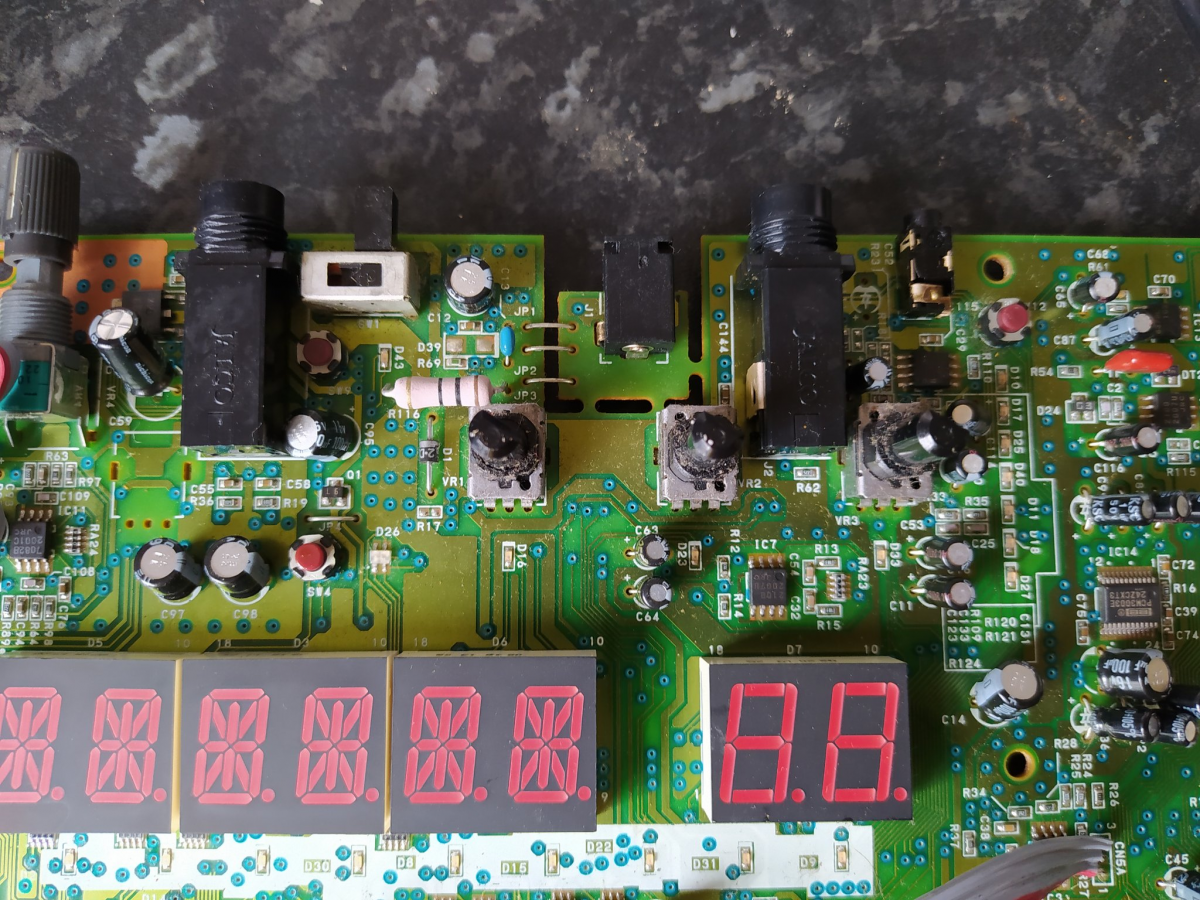 Reparar ZOOM 707 ii - Jack In/Out - Construcción y Reparación de Amplis y Efectos - Musiquiatra