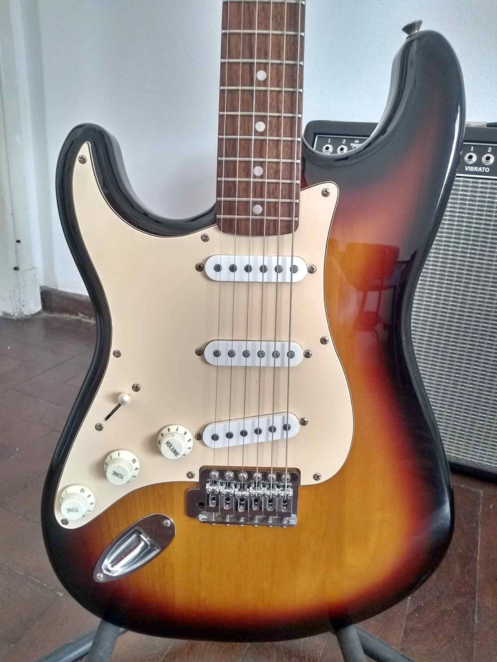 squier standard - Guitarras - Musiquiatra