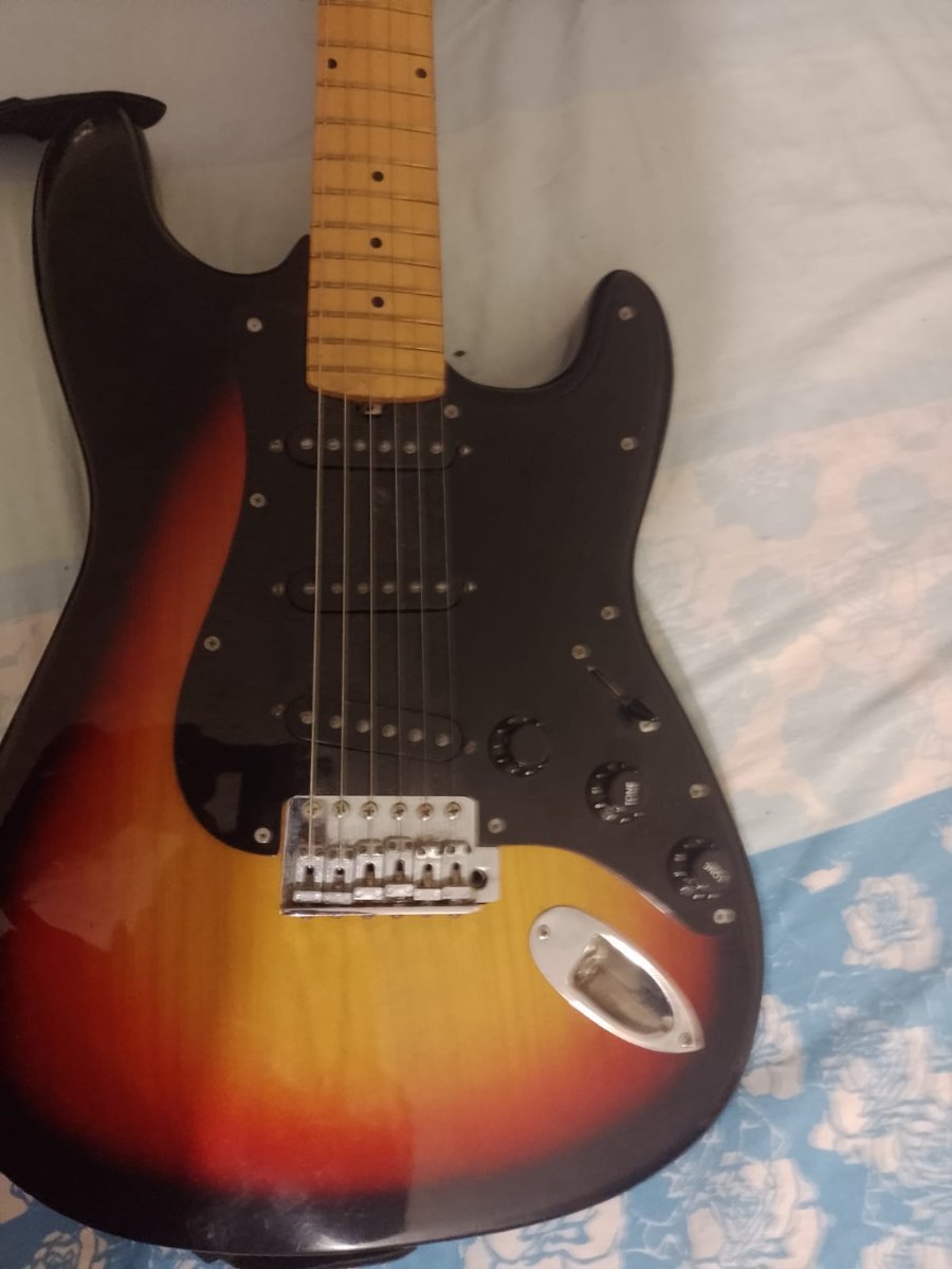 Faim stratocaster 1979 - Guitarras - Musiquiatra