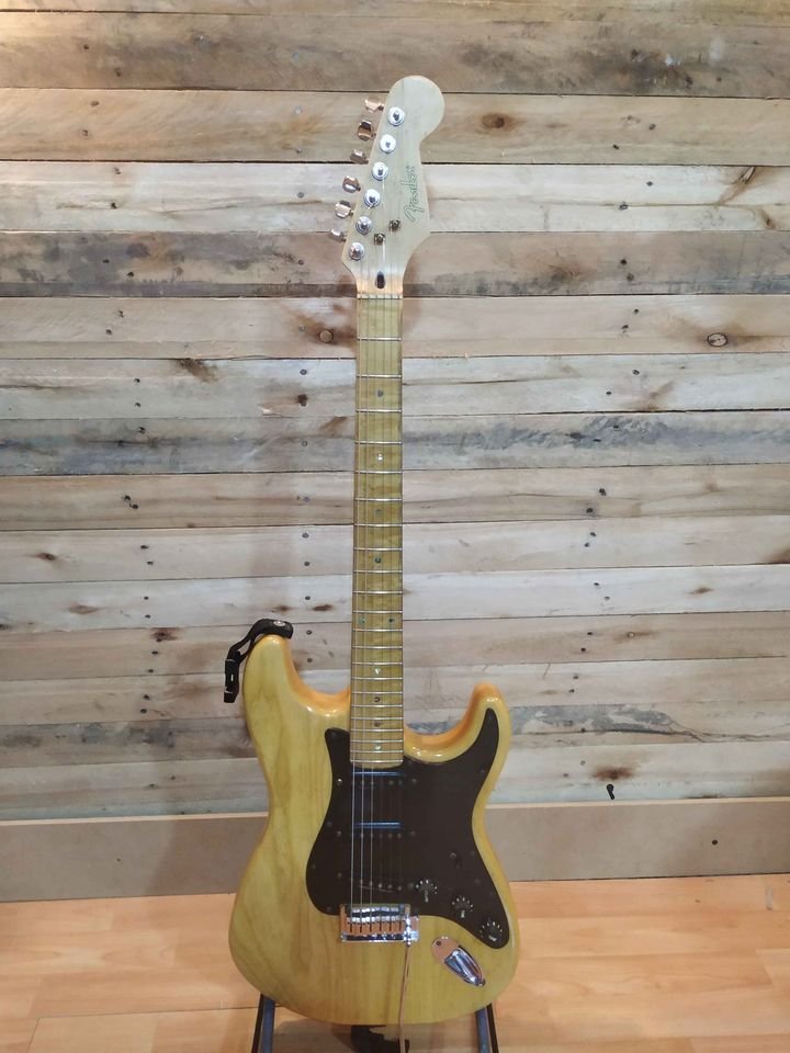 Viola Rara: Fender Korea Lite Ash - La conocen? - Guitarras - Musiquiatra