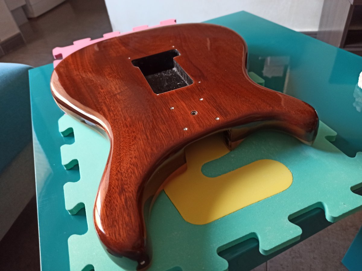 Alguien sabe de donde salio esta PRS de Cerati? - Guitarras - Musiquiatra