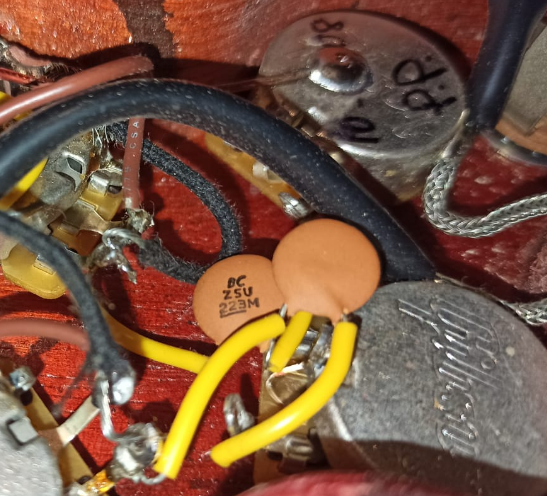 ¿Por qué Gibson usa pots de 300k para volumen en sus guitarras ...