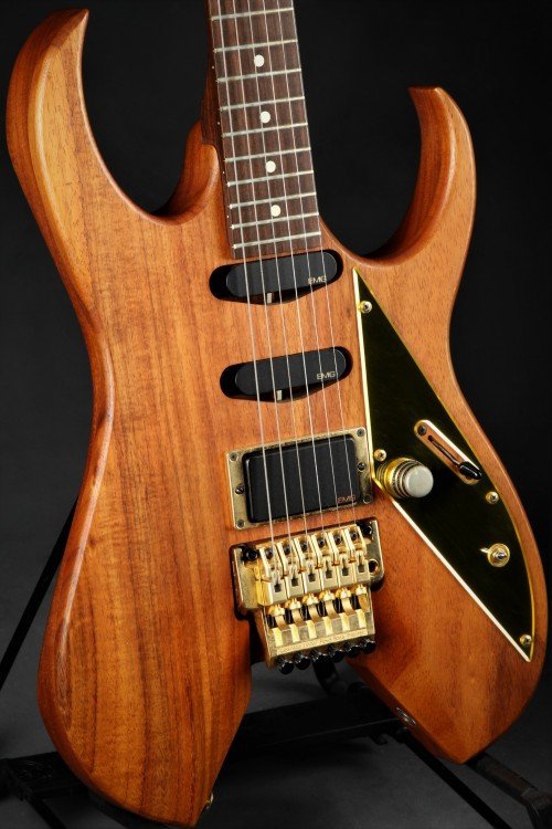 Viste cuándo ves la Ibanez y decís... ¿Y si la hago headless ...