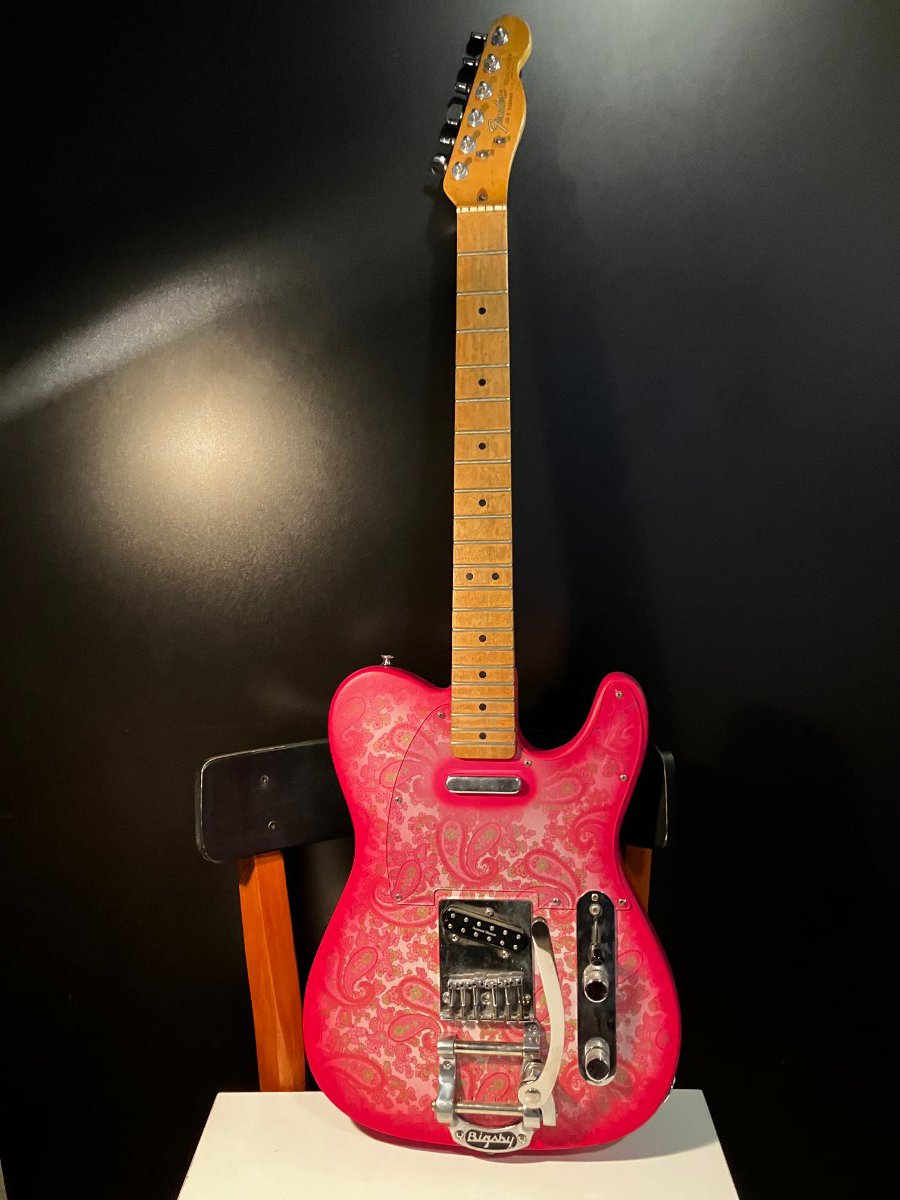 Paisley a como sea !!! (el final) ..O nunca le niegues un paisley a un taurino - Guitarras ...